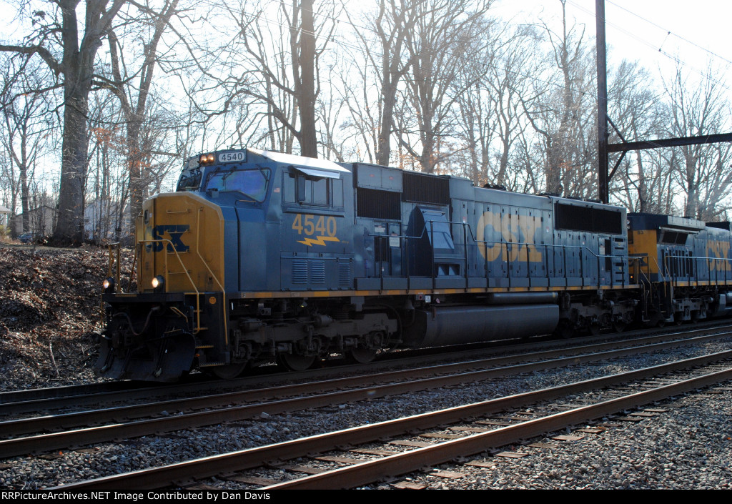 CSX SD70AC 4540 leads Q418-28